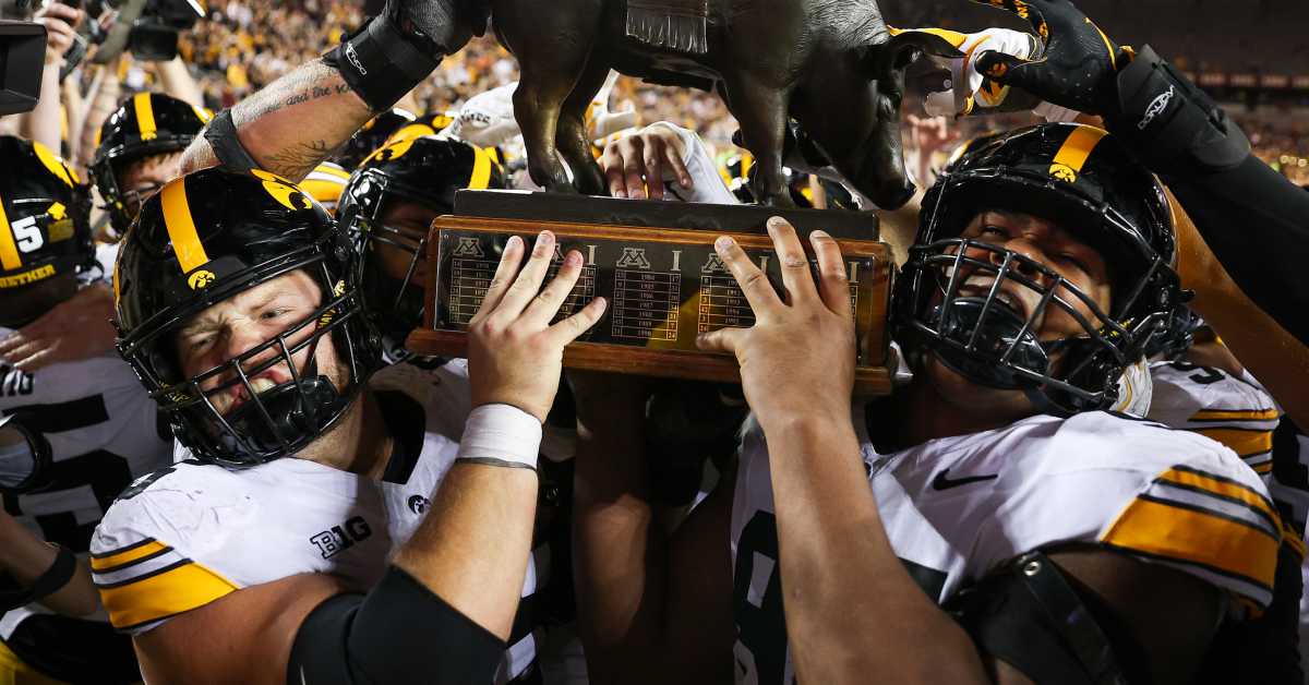 Minnesota vs Iowa Prediction and Preview: College Football 2025 ...