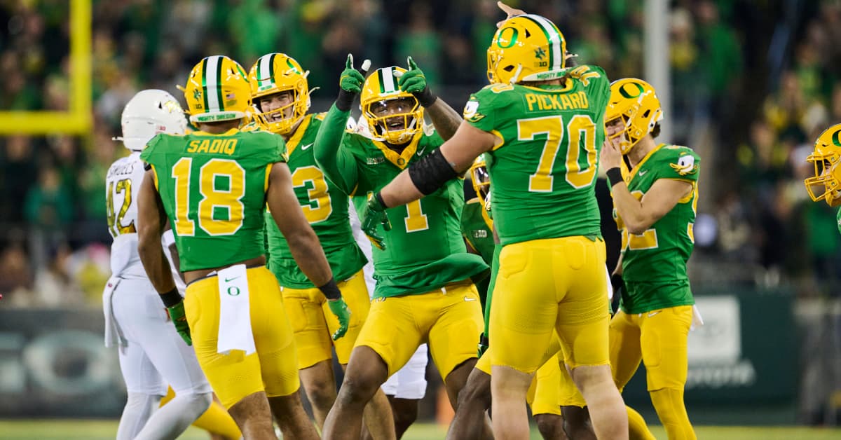 Oregon at Wisconsin: How to Watch, Expert Picks, and Predictions ...