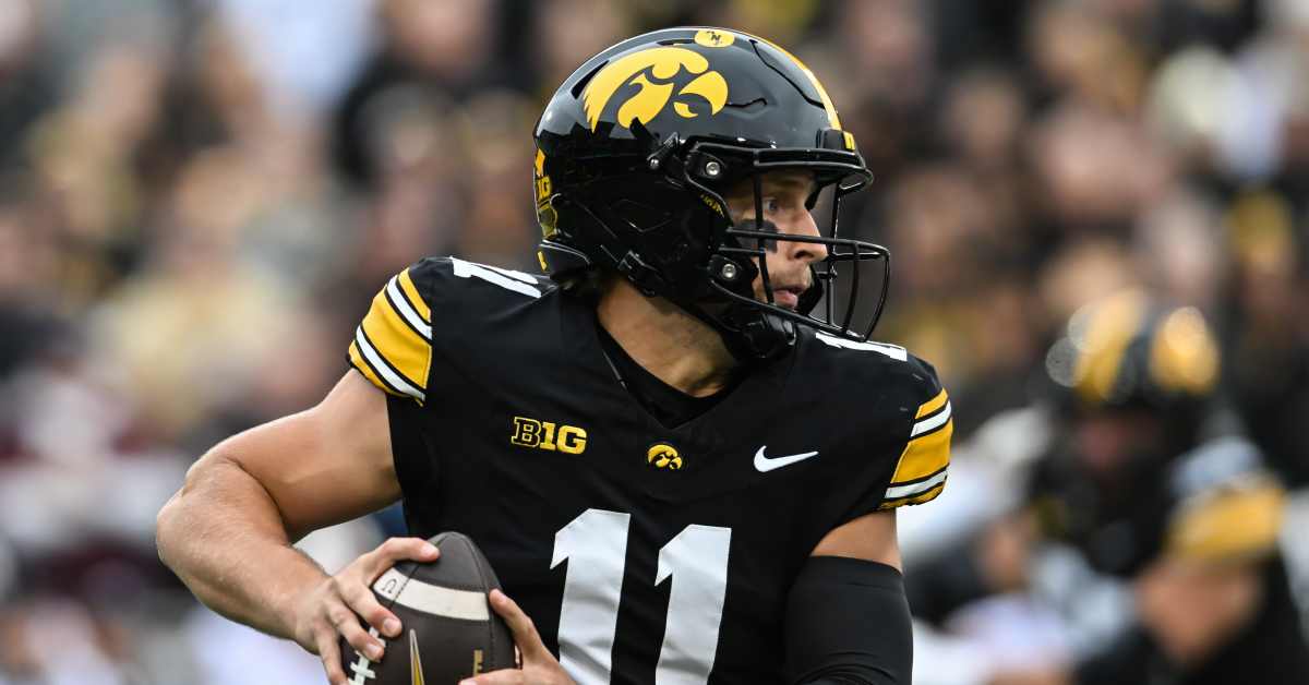 Oregon vs Iowa Prediction and Preview: College Football 2025 - College ...