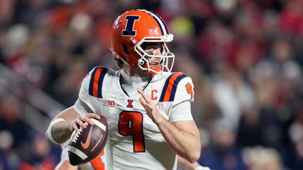 Northwestern vs Illinois Prediction and Preview: College Football 2025 ...
