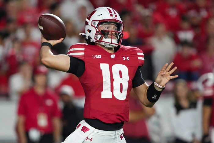 Wisconsin vs Middle Tennessee Prediction, Game Preview & Betting Lines ...