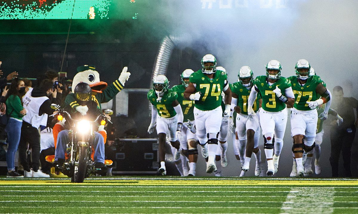 Oregon Ducks Preview 2022: Season Prediction, Breakdown, Key Games ...