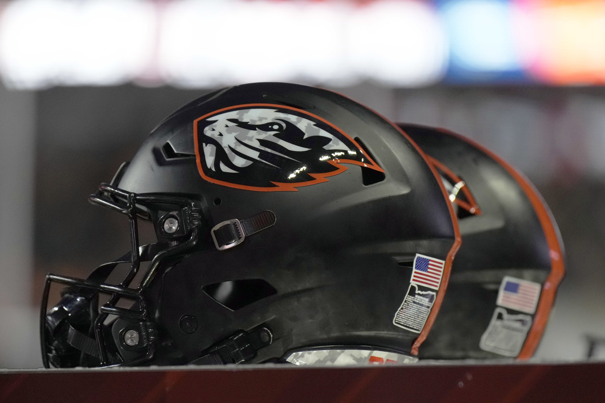 Oregon State Football Schedule 2025 - College Football News | College ...