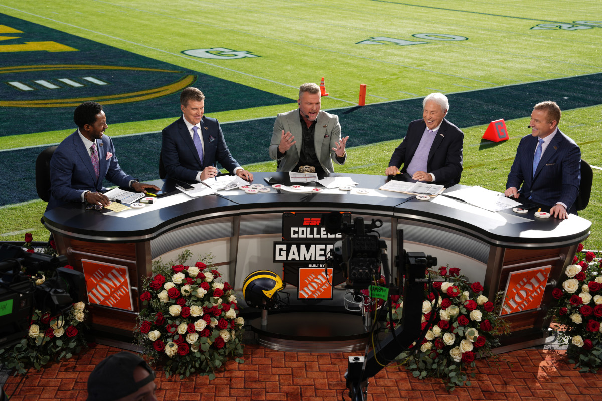 Lee Corso Makes Week 3 College Football 'Headgear Pick' - College ... Lee Corso Makes Week 3 College Football 'Headgear Pick' - College ...