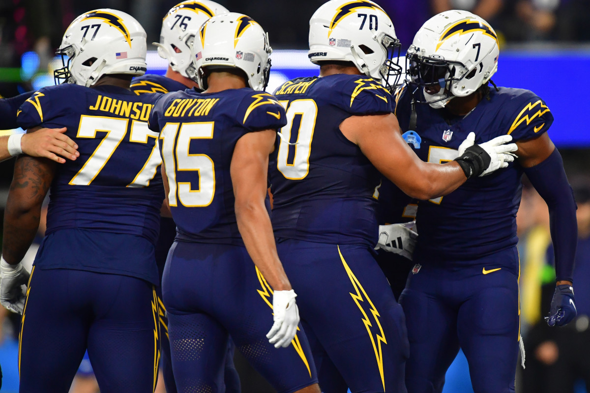 Los Angeles Chargers at New England NFL Expert Picks Predictions Odds ...