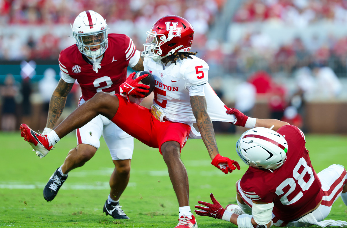 Houston Football Preview 2025: Offense and Defense Breakdown - College ...