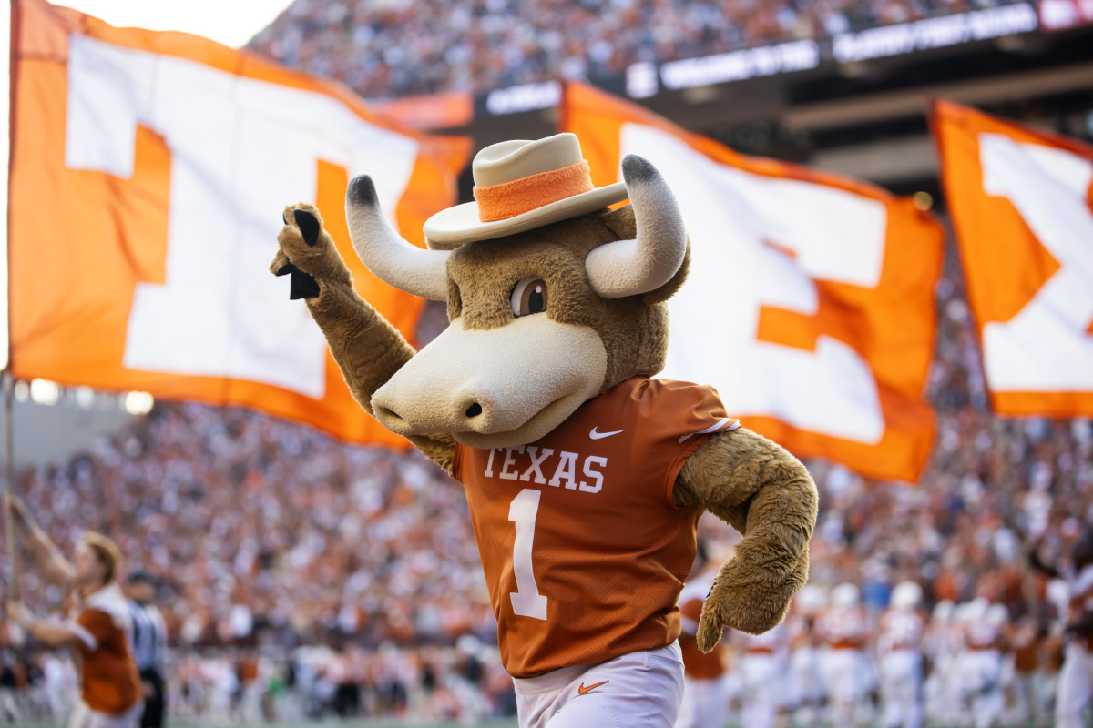 5 Biggest Questions Facing Texas Football Ahead of 2025 Fall Camp ...