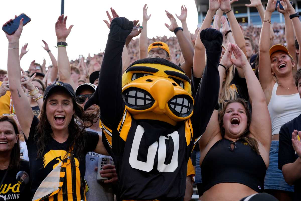 Big Ten Week 2 Schedule, Odds, & Predictions: Previews for Every Game ...