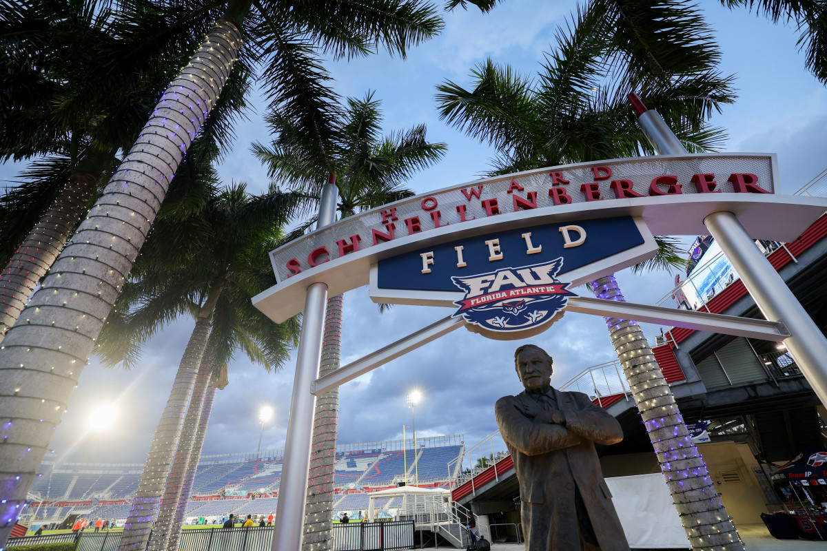 Boca Raton Bowl History and MVPs - College Football News | College ...